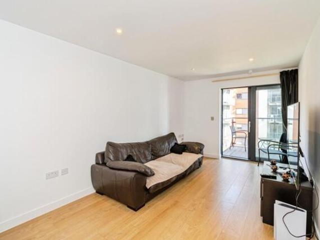 For Sale 2 Bedroom Apartment Southampton Southampton DS99688334