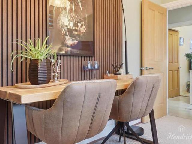 For Sale 2 Bedroom Apartment Southend On Sea Southend On Sea DS98864309