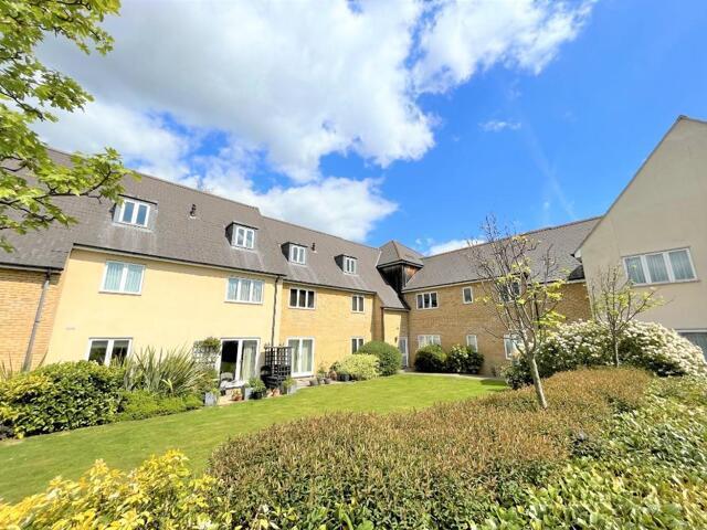 For Sale 2 Bedroom Apartment Southend On Sea Southend on Sea DS101674853