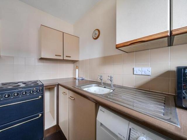 For Sale 2 Bedroom Apartment Thatcham West Berkshire DLS101675827