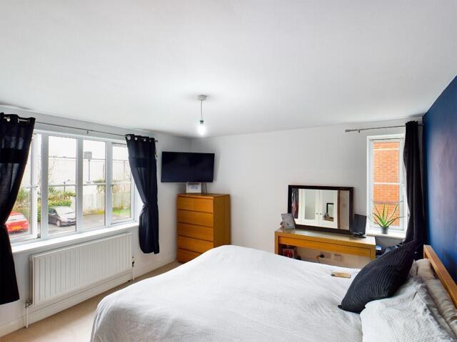 For Sale 2 Bedroom Apartment Waterlooville Hampshire DS98968957