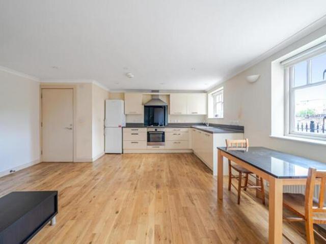 For Sale 2 Bedroom Apartment Watford Hertfordshire DS99029339