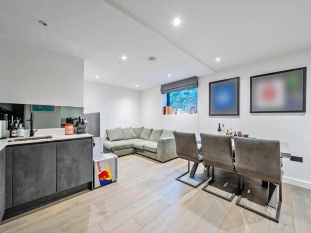 For Sale 2 Bedroom Apartment West Byfleet Surrey DLS101059754