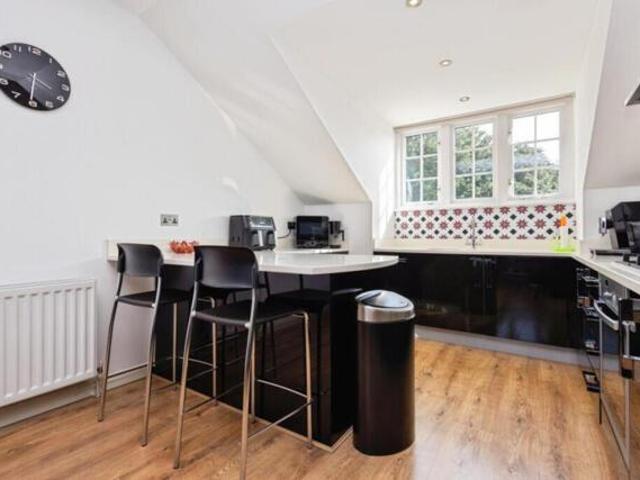 For Sale 2 Bedroom Apartment Woking Surrey DLS98612613