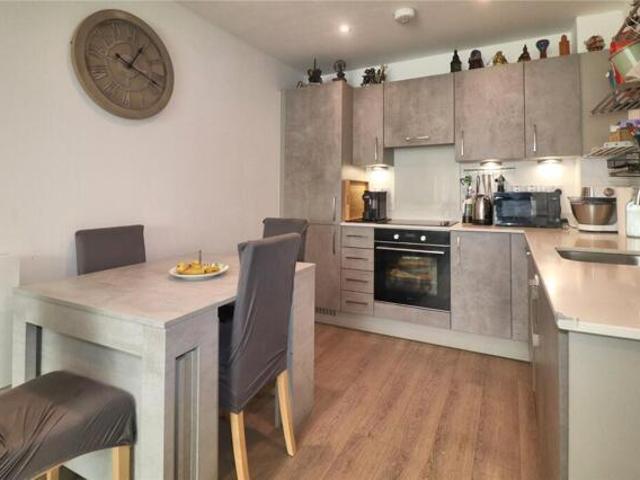 For Sale 2 Bedroom Apartment Woking Surrey DLS99236898