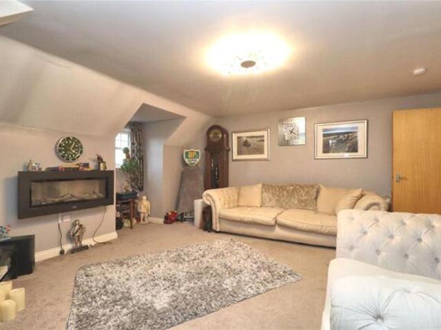 For Sale 2 Bedroom Apartment Woking Surrey DS100366182