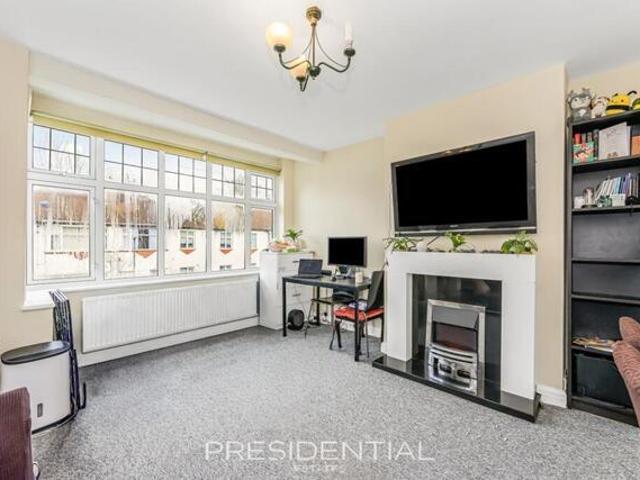 For Sale 2 Bedroom Apartment Woodford Green Greater London DS100456666
