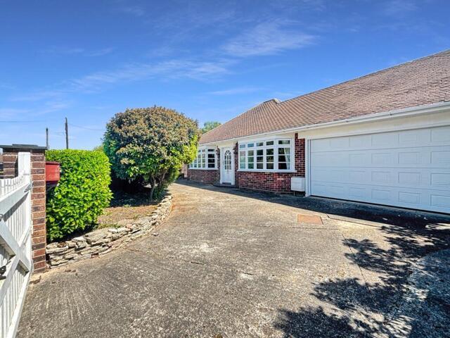 For Sale 2 Bedroom Bungalow Colchester Essex DLS101168402