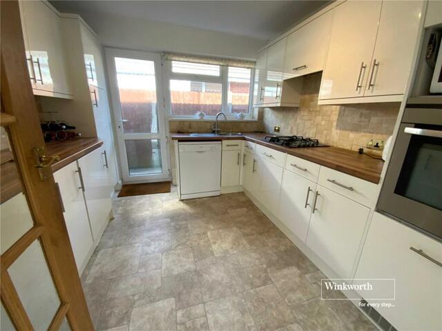 For Sale 2 Bedroom Bungalow Christchurch Dorset DS90459871