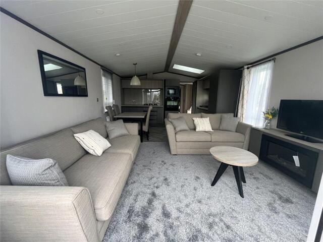 For Sale 2 Bedroom Bungalow Clynderwen Pembrokeshire DS99130401
