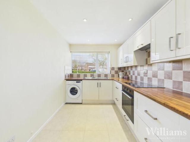 For Sale 2 Bedroom Bungalow Aylesbury Buckinghamshire DS101675220