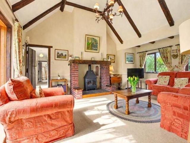 For Sale 2 Bedroom Bungalow Barnstaple Devon DS101996252