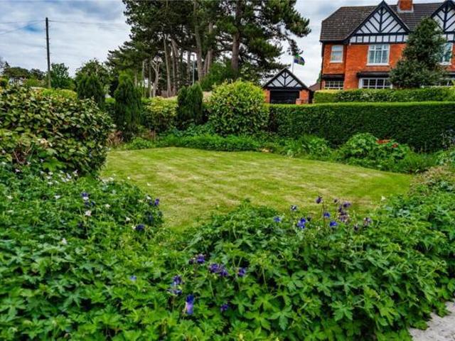 For Sale 2 Bedroom Bungalow Grimsby North East Lincolnshire DS100263108