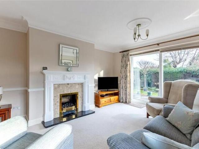 For Sale 2 Bedroom Bungalow Farnham Surrey DS99161618