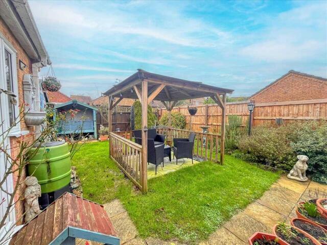 For Sale 2 Bedroom Bungalow Frinton On Sea Essex DLS99608193
