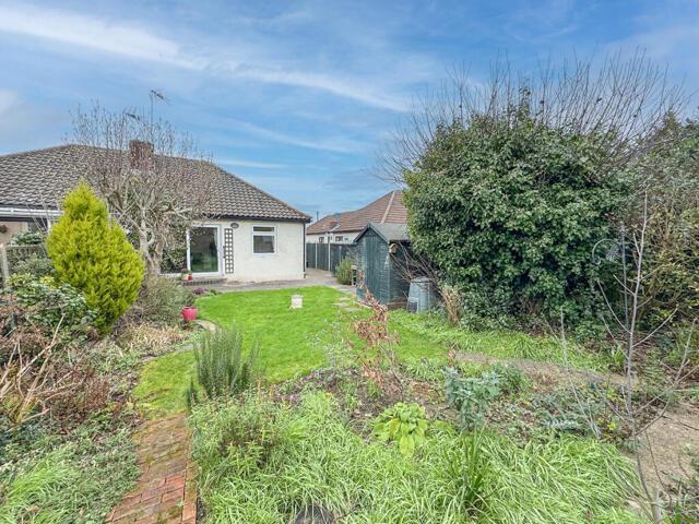 For Sale 2 Bedroom Bungalow Hockley Essex DS99475725