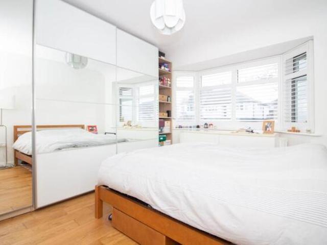 For Sale 2 Bedroom Bungalow Harrow Hertfordshire DLS99840319