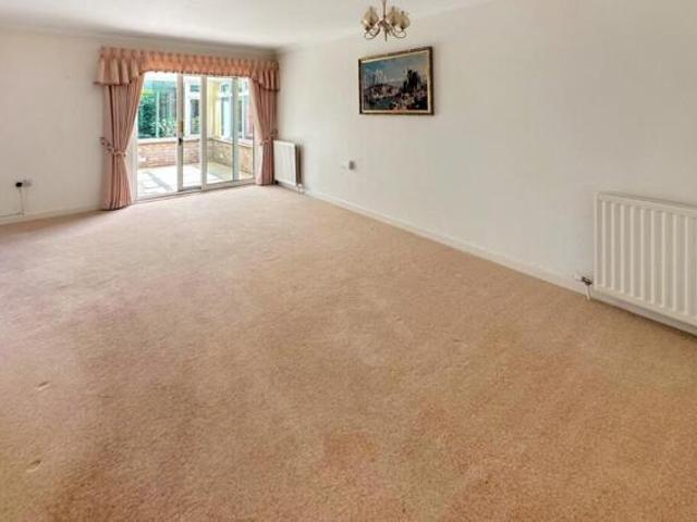 For Sale 2 Bedroom Bungalow Highcliffe Dorset DS100540598