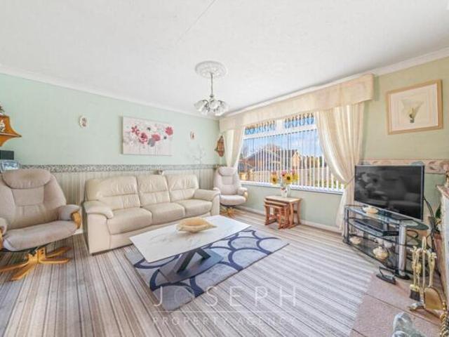 For Sale 2 Bedroom Bungalow Ipswich Suffolk DS100824987