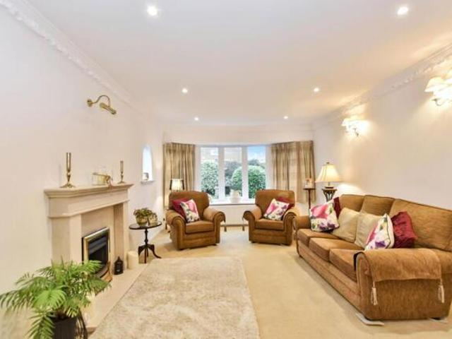 For Sale 2 Bedroom Bungalow Oulton West Yorkshire DS101168644