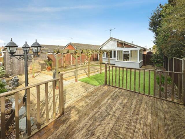 For Sale 2 Bedroom Bungalow Lowestoft Suffolk DS100649078