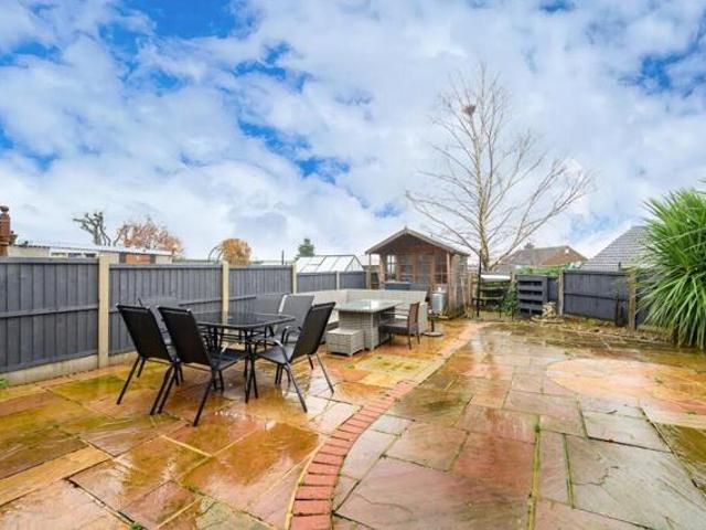 For Sale 2 Bedroom Bungalow Leeds Leeds DLS99523518