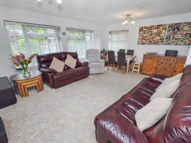 For Sale 2 Bedroom Bungalow Leeds West Yorkshire DLS98930371