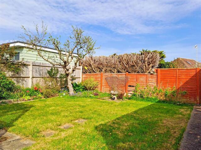 For Sale 2 Bedroom Bungalow Littlehampton West Sussex DLS101199793