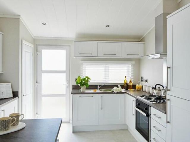 For Sale 2 Bedroom Bungalow Lincolnshire Lincolnshire DLS100191848