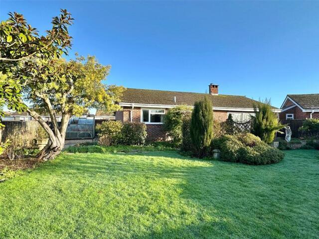 For Sale 2 Bedroom Bungalow Lymington Hampshire DS99773864