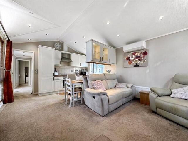 For Sale 2 Bedroom Bungalow Maidstone Kent DS100917700