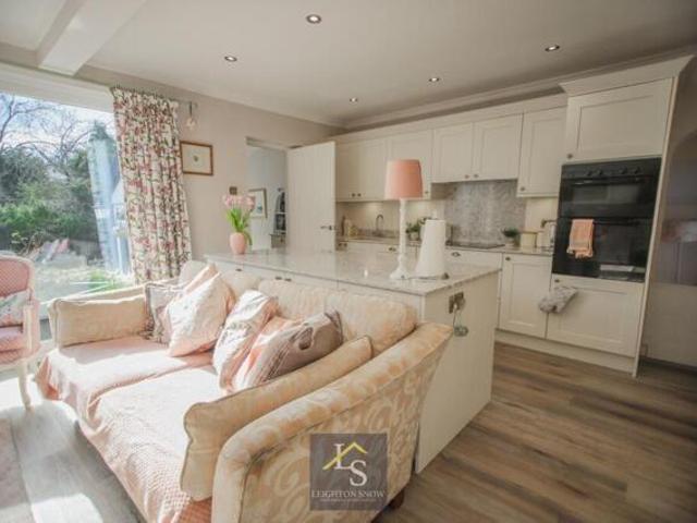 For Sale 2 Bedroom Bungalow Stockport Stockport DS100579120