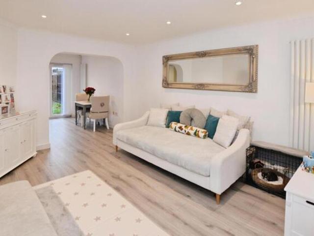 For Sale 2 Bedroom Bungalow Surrey Bracknell Forest DS100855151