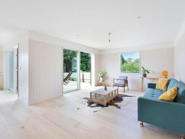 For Sale 2 Bedroom Bungalow Surrey Great London DLS100649223