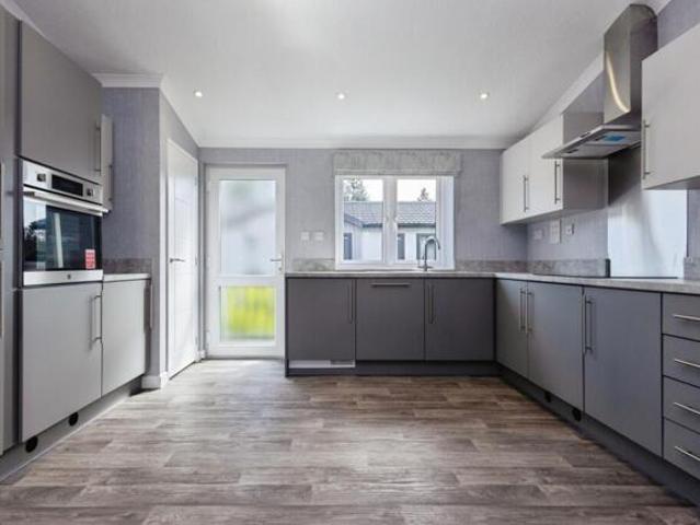 For Sale 2 Bedroom Bungalow Surrey Surrey DLS101168468