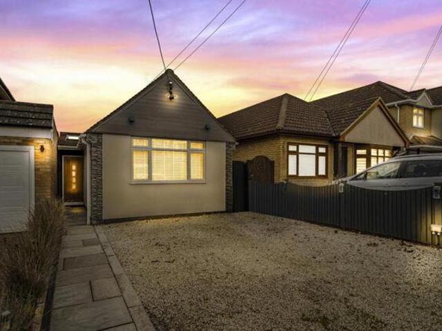 For Sale 2 Bedroom Bungalow Rayleigh Essex DS101676107