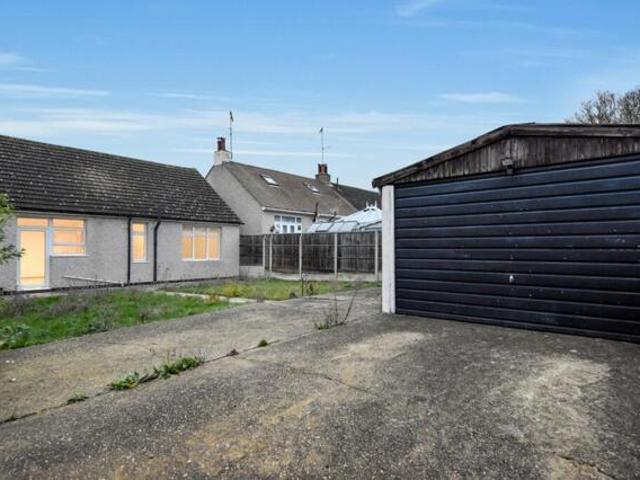 For Sale 2 Bedroom Bungalow Rayleigh Essex DS101678804