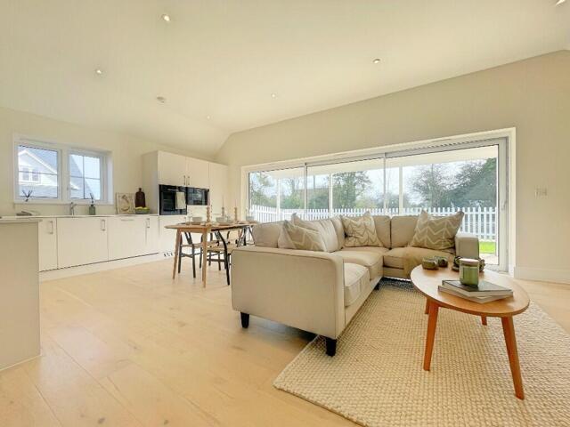 For Sale 2 Bedroom Bungalow Woodrolfe Road Woodrolfe Road DLS99736057