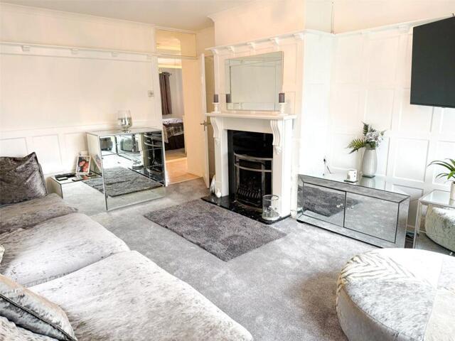 For Sale 2 Bedroom Bungalow Waterlooville Hampshire DS101168435