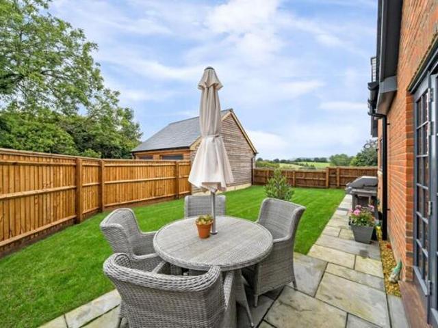 For Sale 2 Bedroom Bungalow Wincanton Somerset DS101351865