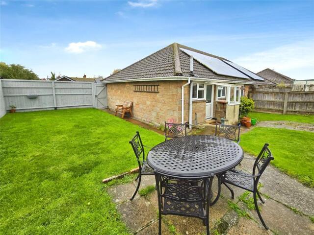 For Sale 2 Bedroom Bungalow Totland Bay Totland Bay DLS99290187