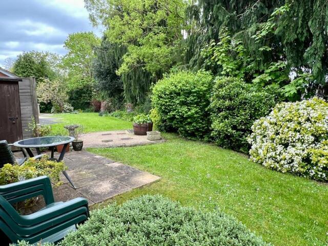 For Sale 2 Bedroom Bungalow Tewkesbury Gloucestershire DS98026537