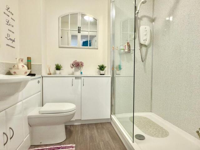 For Sale 2 Bedroom Bungalow Tewkesbury Gloucestershire DS101678268