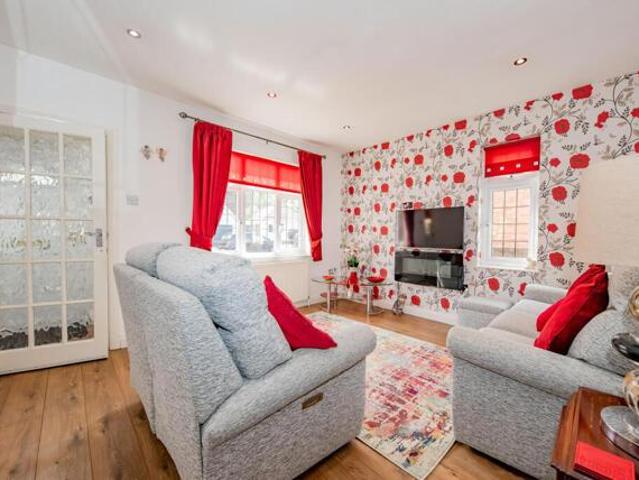 For Sale 2 Bedroom Bungalow Yateley Hampshire DLS100987791