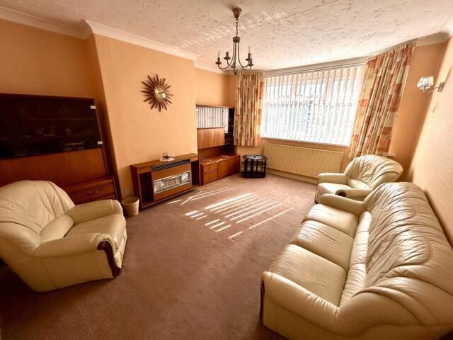 For Sale 2 Bedroom Bungalow Yeovil Somerset DS99808785