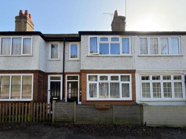 For Sale 2 Bedroom House Cobham Surrey DS99926373