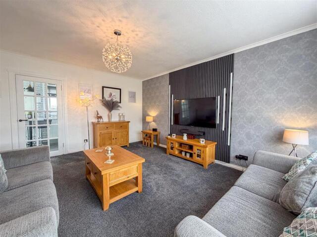 For Sale 2 Bedroom House Carstairs Carstairs DLS101100077