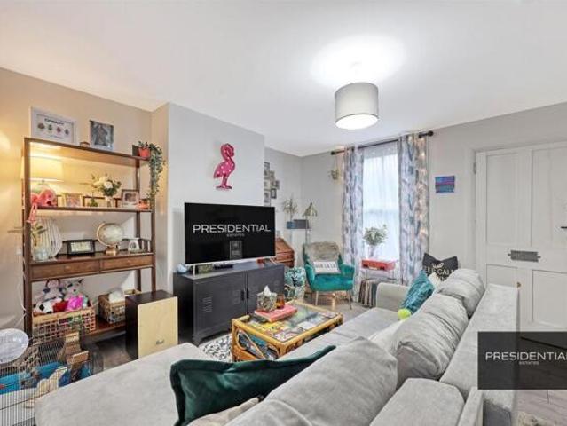For Sale 2 Bedroom House Chigwell Essex DS100366448