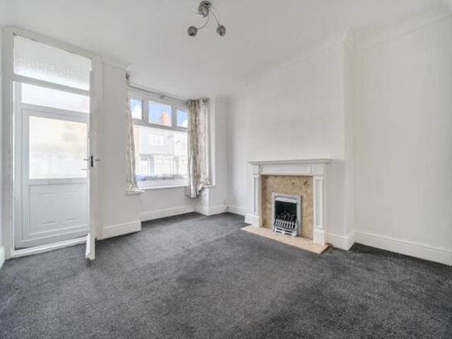 For Sale 2 Bedroom House Cleethorpes North East Lincolnshire DS100191918