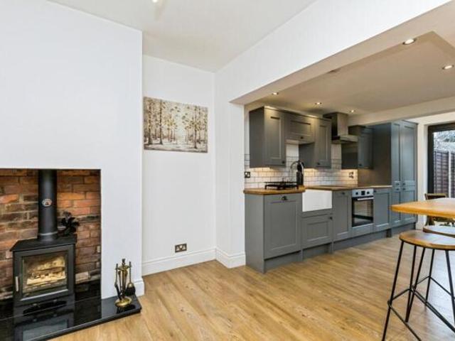 For Sale 2 Bedroom House Crawley West Sussex DS99029229